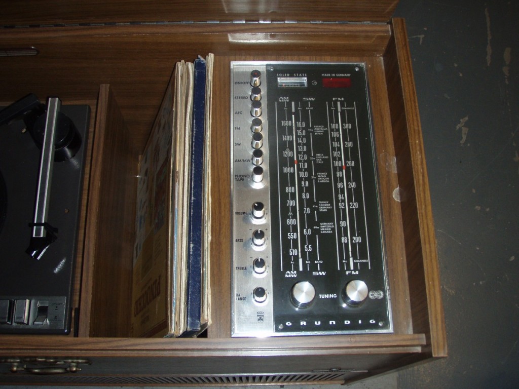 copy_114_1960S-GRUNDIG-STEREO-RADIO-TURNTABLE-CONSOLE.jpg - Online ...